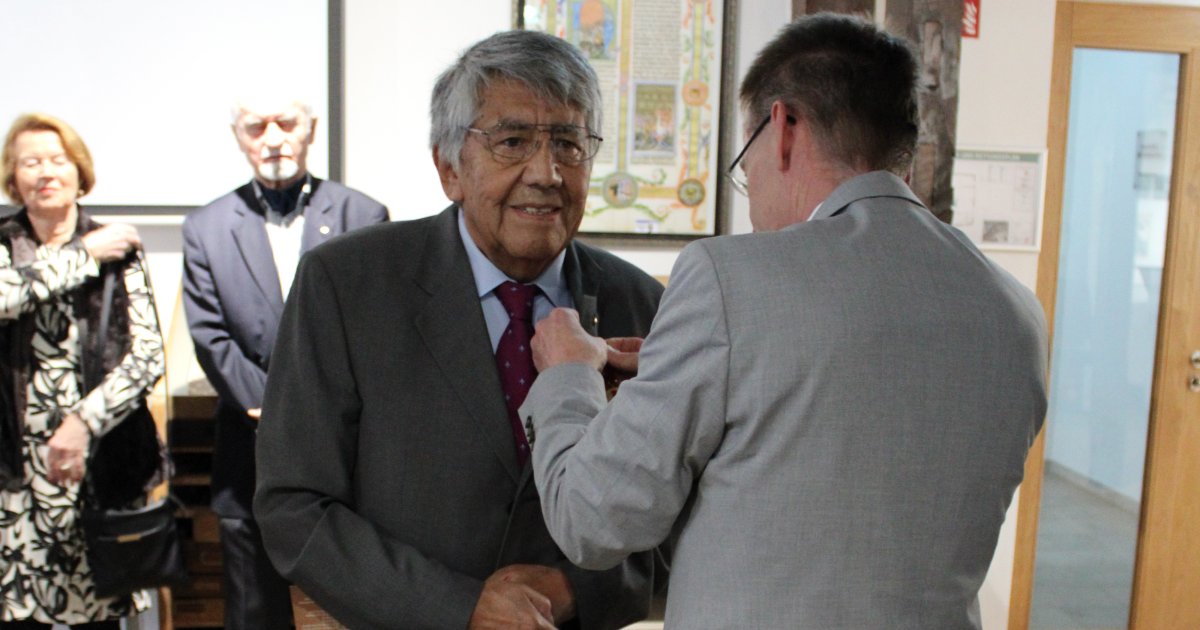 Regierungsvizepräsident verleiht Bundesverdienstmedaille an Dr ...